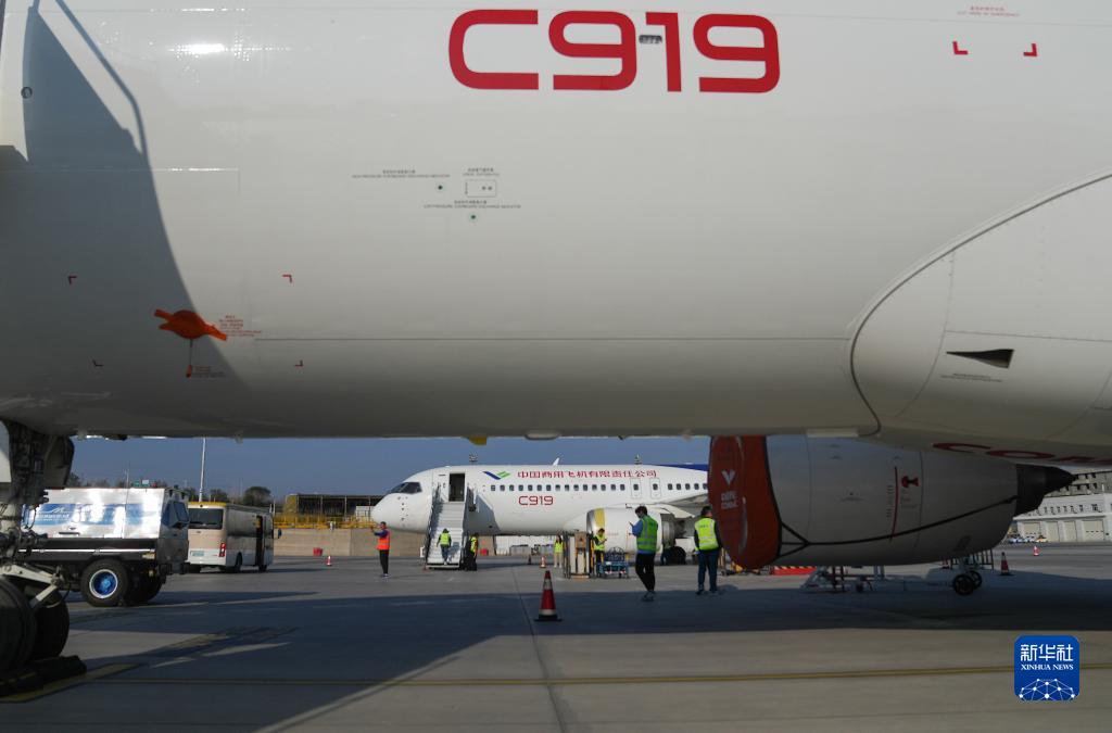 中国東方航空、国産旅客機「C919」を100機追加発注